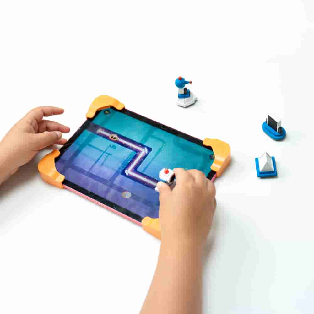 Tacto Laser | Interactive Laser Light Toy | PlayShifu