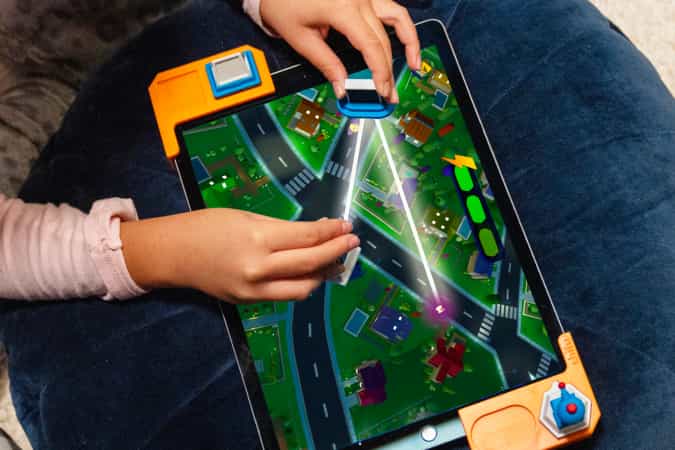 Tacto Laser | Interactive Laser Light Toy | PlayShifu